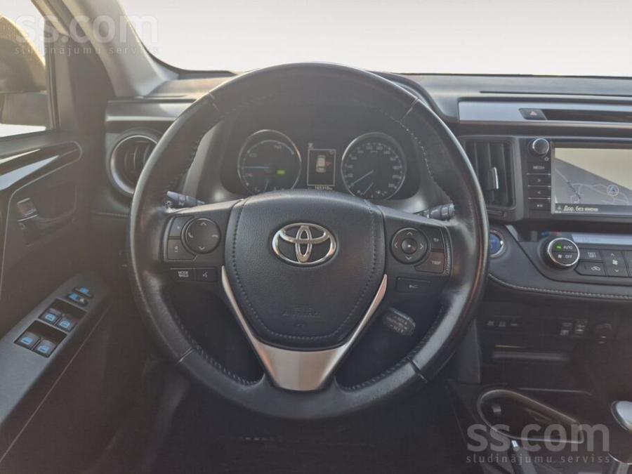Balts Toyota RAV4 2016 Rīga, ar dzinēja tilpumu 2.50 L un nobraukumu 165 tūkst. km par 15800 €, foto 12 vietnē AUTOMOTO.COM.LV