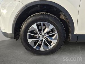 Balts Toyota RAV4 2016 Rīga, ar dzinēja tilpumu 2.50 L un nobraukumu 165 tūkst. km par 15800 €, foto 15 vietnē AUTOMOTO.COM.LV