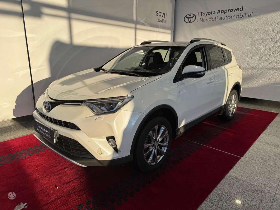 White Toyota RAV4 2016 in Siauliai, with an engine capacity of 1.99 L and mileage of 275 thousand km for 12900 €, photo 1 on AUTOMOTO.COM.LV