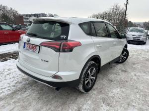 Balts Toyota RAV4 2016 Alīta, ar dzinēja tilpumu 2.00 L un nobraukumu 244 tūkst. km par 13500 €, foto 3 vietnē AUTOMOTO.COM.LV