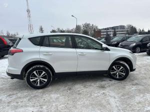 Balts Toyota RAV4 2016 Alīta, ar dzinēja tilpumu 2.00 L un nobraukumu 244 tūkst. km par 13500 €, foto 5 vietnē AUTOMOTO.COM.LV