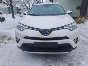 Balts Toyota RAV4 2016 Ukmergė, ar dzinēja tilpumu 2.50 L un nobraukumu 236 tūkst. km par 14250 €, foto 3 vietnē AUTOMOTO.COM.LV