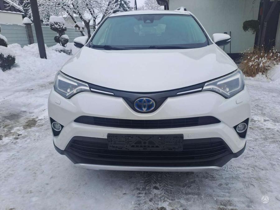 Balts Toyota RAV4 2016 Ukmergė, ar dzinēja tilpumu 2.50 L un nobraukumu 236 tūkst. km par 14250 €, foto 3 vietnē AUTOMOTO.COM.LV