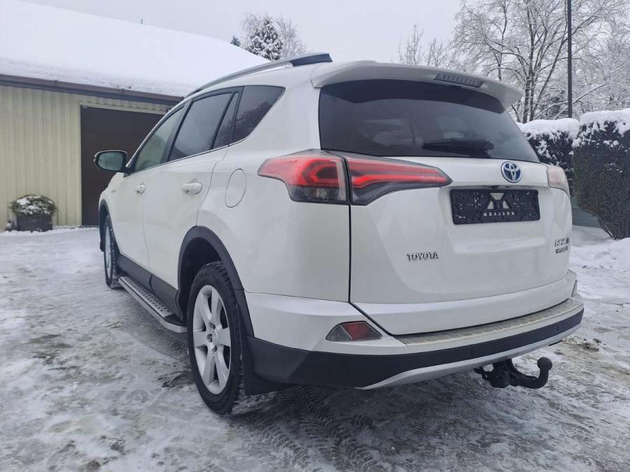 Balts Toyota RAV4 2016 Ukmergė, ar dzinēja tilpumu 2.50 L un nobraukumu 236 tūkst. km par 14250 €, foto 6 vietnē AUTOMOTO.COM.LV