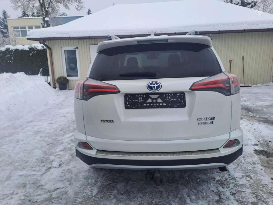 Balts Toyota RAV4 2016 Ukmergė, ar dzinēja tilpumu 2.50 L un nobraukumu 236 tūkst. km par 14250 €, foto 8 vietnē AUTOMOTO.COM.LV