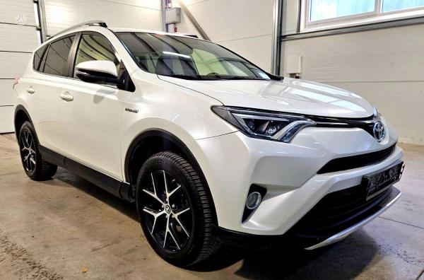 Balts Toyota RAV4 2016 Marijampole, ar dzinēja tilpumu 2.50 L un nobraukumu 327 tūkst. km par 11900 €, foto 3 vietnē AUTOMOTO.COM.LV