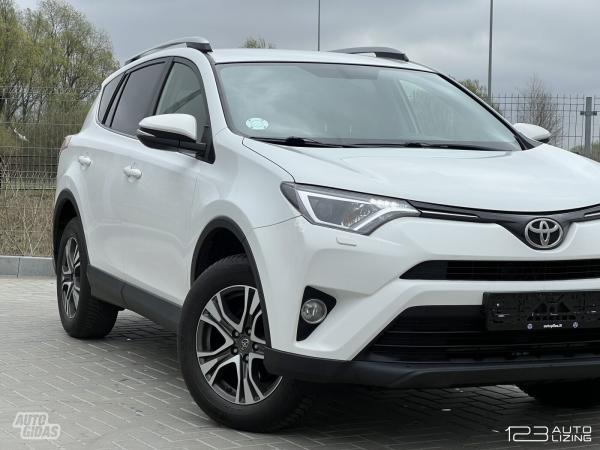 White Toyota RAV4 2016 in Taurage, with an engine capacity of 2.00 L and mileage of 255 thousand km for 12300 €, photo 4 on AUTOMOTO.COM.LV