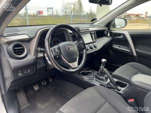 Balts Toyota RAV4 2016 Tauragė, ar dzinēja tilpumu 2.00 L un nobraukumu 255 tūkst. km par 12300 €, foto 9 vietnē AUTOMOTO.COM.LV
