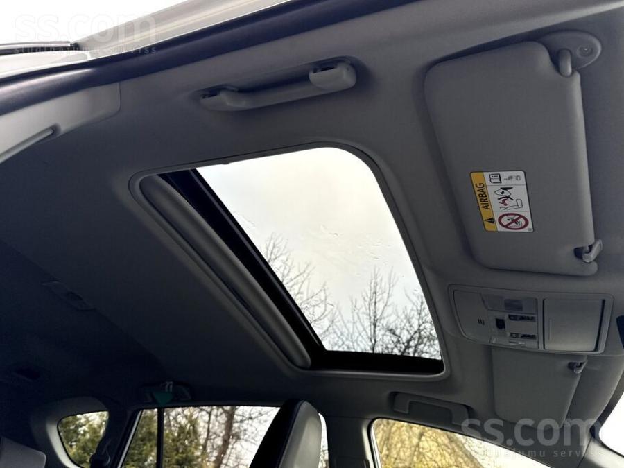 White Toyota RAV4 2016 in Riga, with an engine capacity of 2.00 L and mileage of 211 thousand km for 16500 €, photo 15 on AUTOMOTO.COM.LV