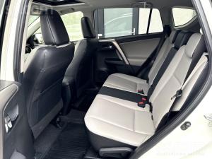 White Toyota RAV4 2016 in Riga, with an engine capacity of 2.00 L and mileage of 211 thousand km for 16500 €, photo 17 on AUTOMOTO.COM.LV