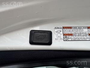 White Toyota RAV4 2016 in Riga, with an engine capacity of 2.00 L and mileage of 211 thousand km for 16500 €, photo 28 on AUTOMOTO.COM.LV