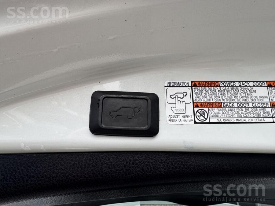 White Toyota RAV4 2016 in Riga, with an engine capacity of 2.00 L and mileage of 211 thousand km for 16500 €, photo 28 on AUTOMOTO.COM.LV