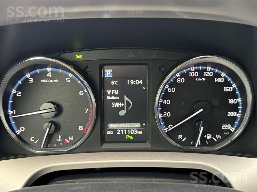 White Toyota RAV4 2016 in Riga, with an engine capacity of 2.00 L and mileage of 211 thousand km for 16500 €, photo 29 on AUTOMOTO.COM.LV