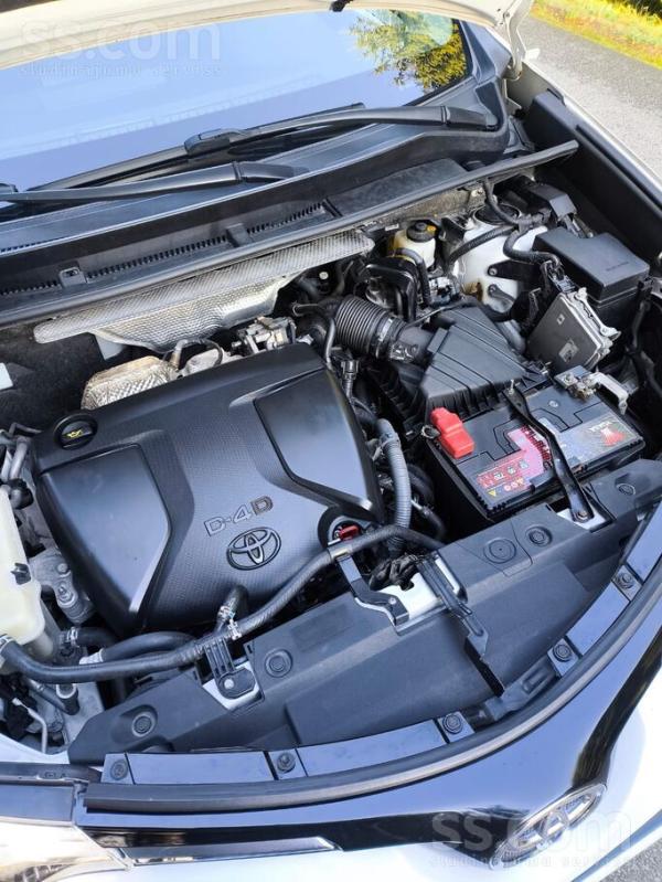 White Toyota RAV4 2016 in Jelgava, with an engine capacity of 2.00 L and mileage of 167 thousand km for 11750 €, photo 8 on AUTOMOTO.COM.LV