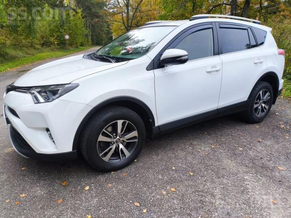 Balts Toyota RAV4 2016 Jelgava, ar dzinēja tilpumu 2.00 L un nobraukumu 172 tūkst. km par 12700 €, foto 4 vietnē AUTOMOTO.COM.LV