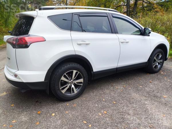 Balts Toyota RAV4 2016 Jelgava, ar dzinēja tilpumu 2.00 L un nobraukumu 172 tūkst. km par 12700 €, foto 7 vietnē AUTOMOTO.COM.LV