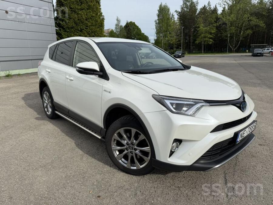 Белый Тойота РАВ 4 2016 в Рига, объемом двигателя 2.50 л и пробегом 169 тыс. км за 18500 €, фото 4 на AUTOMOTO.COM.LV