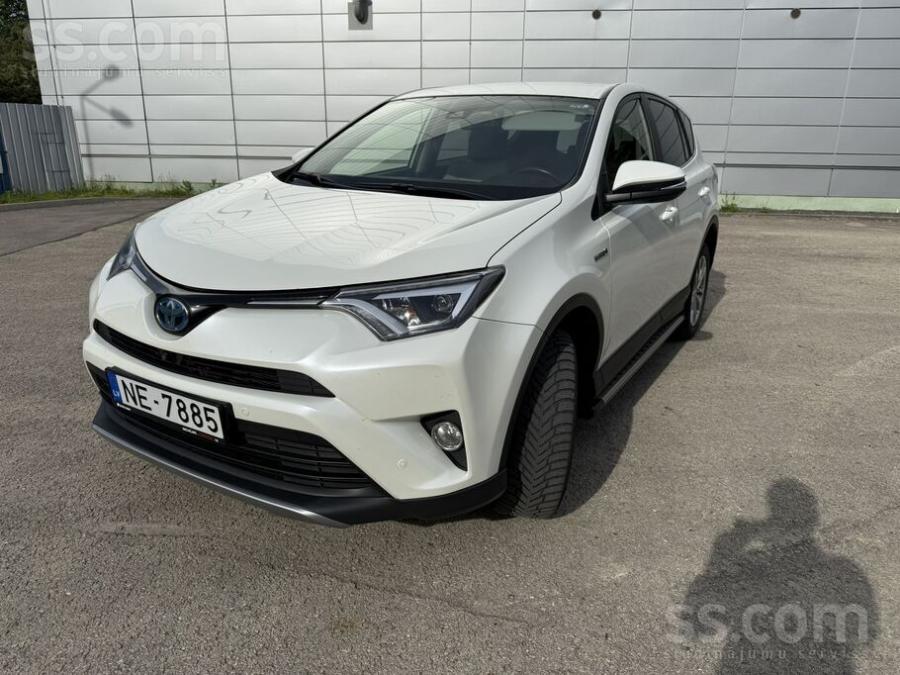 Balts Toyota RAV4 2016 Rīga, ar dzinēja tilpumu 2.50 L un nobraukumu 169 tūkst. km par 17950 €, foto 3 vietnē AUTOMOTO.COM.LV