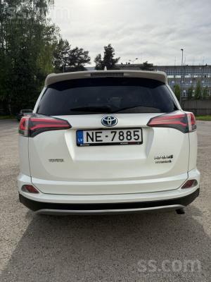 Balts Toyota RAV4 2016 Rīga, ar dzinēja tilpumu 2.50 L un nobraukumu 169 tūkst. km par 17950 €, foto 7 vietnē AUTOMOTO.COM.LV