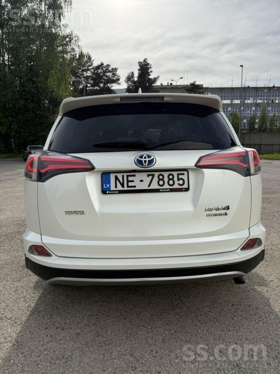 Balts Toyota RAV4 2016 Rīga, ar dzinēja tilpumu 2.50 L un nobraukumu 169 tūkst. km par 17950 €, foto 7 vietnē AUTOMOTO.COM.LV