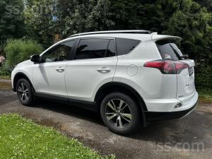 Balts Toyota RAV4 2016 Ogre, ar dzinēja tilpumu 2.00 L un nobraukumu 157 tūkst. km par 13900 €, foto 3 vietnē AUTOMOTO.COM.LV