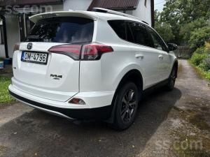 Balts Toyota RAV4 2016 Ogre, ar dzinēja tilpumu 2.00 L un nobraukumu 157 tūkst. km par 13900 €, foto 5 vietnē AUTOMOTO.COM.LV