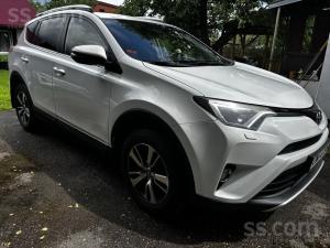 Balts Toyota RAV4 2016 Ogre, ar dzinēja tilpumu 2.00 L un nobraukumu 157 tūkst. km par 13900 €, foto 6 vietnē AUTOMOTO.COM.LV