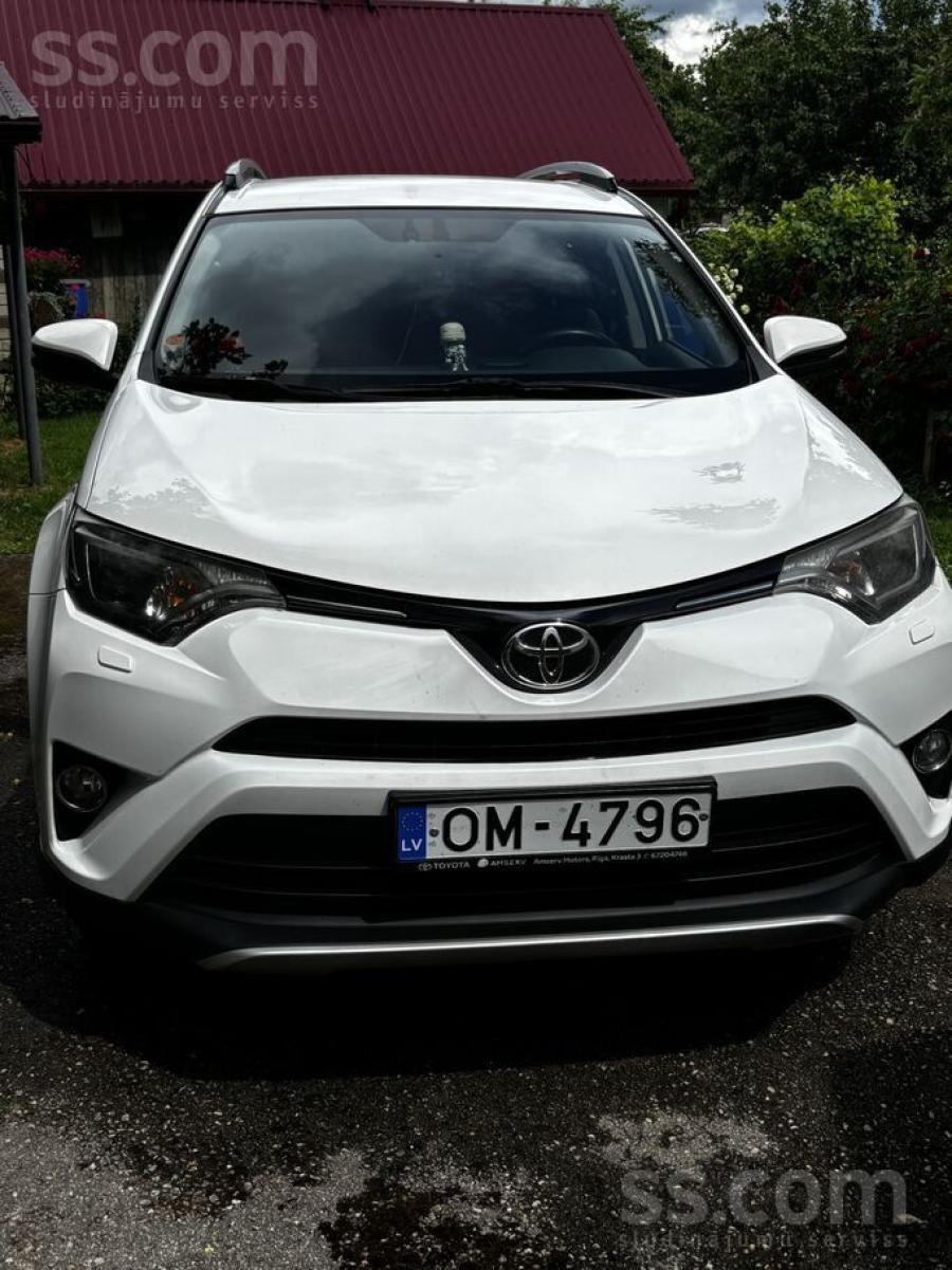 Balts Toyota RAV4 2016 Ogre, ar dzinēja tilpumu 2.00 L un nobraukumu 157 tūkst. km par 13900 €, foto 7 vietnē AUTOMOTO.COM.LV