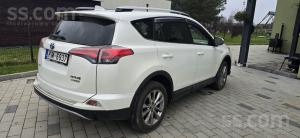 Balts Toyota RAV4 2016 Rīga, ar dzinēja tilpumu 2.50 L un nobraukumu 135 tūkst. km par 16500 €, foto 4 vietnē AUTOMOTO.COM.LV