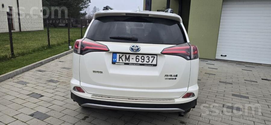 Balts Toyota RAV4 2016 Rīga, ar dzinēja tilpumu 2.50 L un nobraukumu 135 tūkst. km par 16500 €, foto 5 vietnē AUTOMOTO.COM.LV