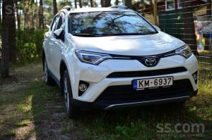 White Toyota RAV4 2016 in Riga, with an engine capacity of 2.50 L and mileage of 135 thousand km for 16500 €, photo  on AUTOMOTO.COM.LV