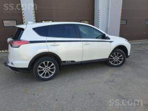 Balts Toyota RAV4 2016 Rīga, ar dzinēja tilpumu 2.00 L un nobraukumu 279 tūkst. km par 13100 €, foto 3 vietnē AUTOMOTO.COM.LV