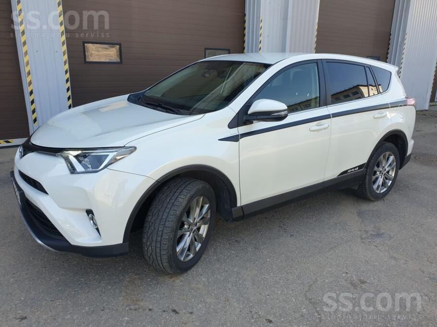 Balts Toyota RAV4 2016 Rīga, ar dzinēja tilpumu 2.00 L un nobraukumu 279 tūkst. km par 13100 €, foto 5 vietnē AUTOMOTO.COM.LV