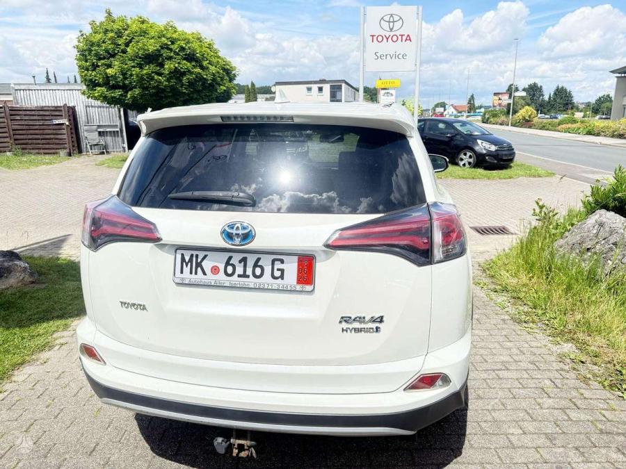 White Toyota RAV4 2016 in Vilnius, with an engine capacity of 2.49 L and mileage of 107 thousand km for 21100 €, photo 23 on AUTOMOTO.COM.LV