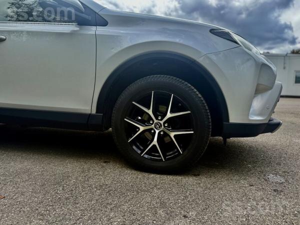 White Toyota RAV4 2016 in Riga, with an engine capacity of 2.00 L and mileage of 0 thousand km for 11790 €, photo 8 on AUTOMOTO.COM.LV