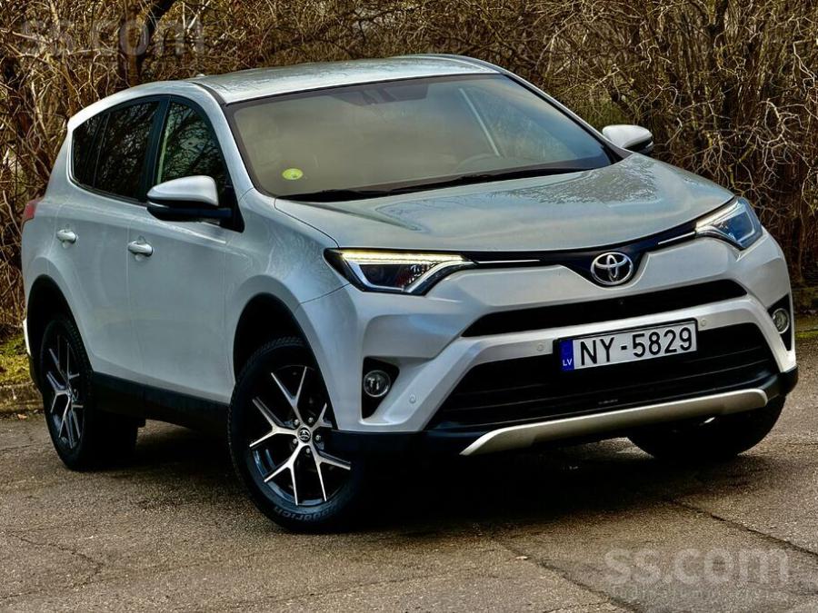 White Toyota RAV4 2016 in Riga, with an engine capacity of 2.00 L and mileage of 0 thousand km for 11690 €, photo 1 on AUTOMOTO.COM.LV