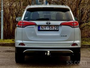 White Toyota RAV4 2016 in Riga, with an engine capacity of 2.00 L and mileage of 0 thousand km for 11690 €, photo 7 on AUTOMOTO.COM.LV