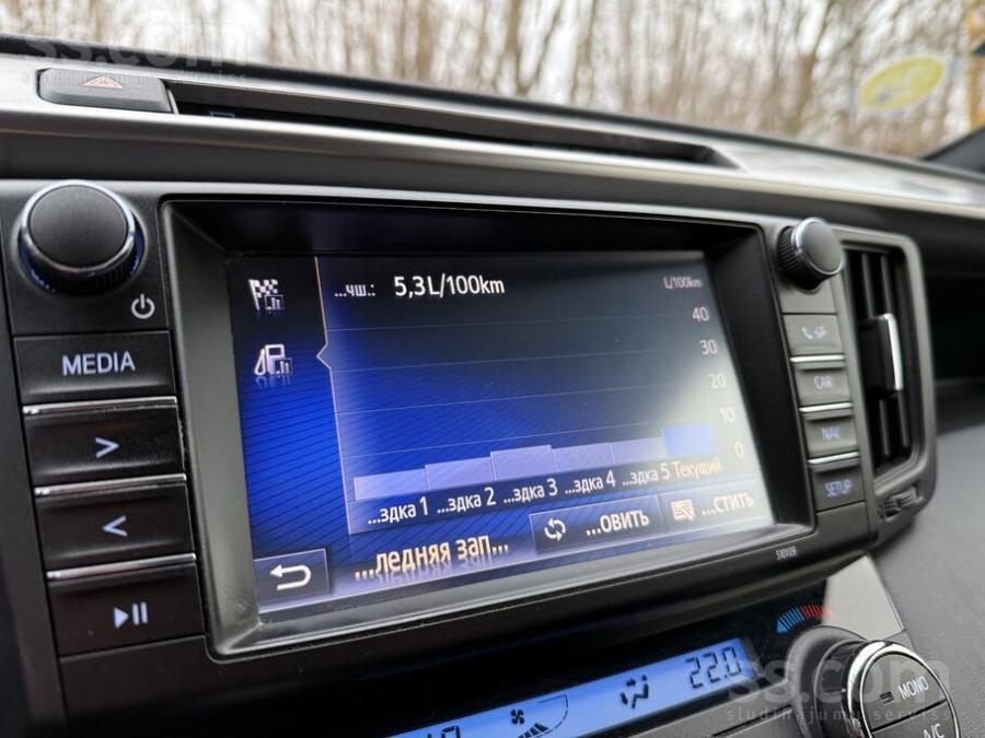 White Toyota RAV4 2016 in Riga, with an engine capacity of 2.00 L and mileage of 0 thousand km for 11690 €, photo 11 on AUTOMOTO.COM.LV