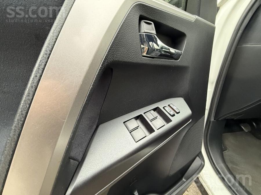White Toyota RAV4 2016 in Riga, with an engine capacity of 2.00 L and mileage of 0 thousand km for 11690 €, photo 14 on AUTOMOTO.COM.LV