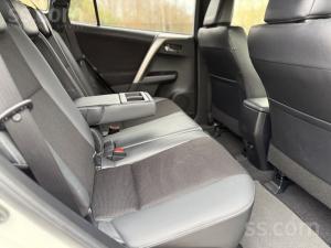 White Toyota RAV4 2016 in Riga, with an engine capacity of 2.00 L and mileage of 0 thousand km for 11690 €, photo 19 on AUTOMOTO.COM.LV
