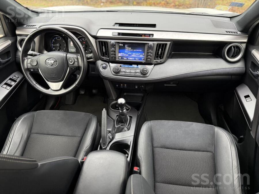 White Toyota RAV4 2016 in Riga, with an engine capacity of 2.00 L and mileage of 0 thousand km for 11690 €, photo 20 on AUTOMOTO.COM.LV