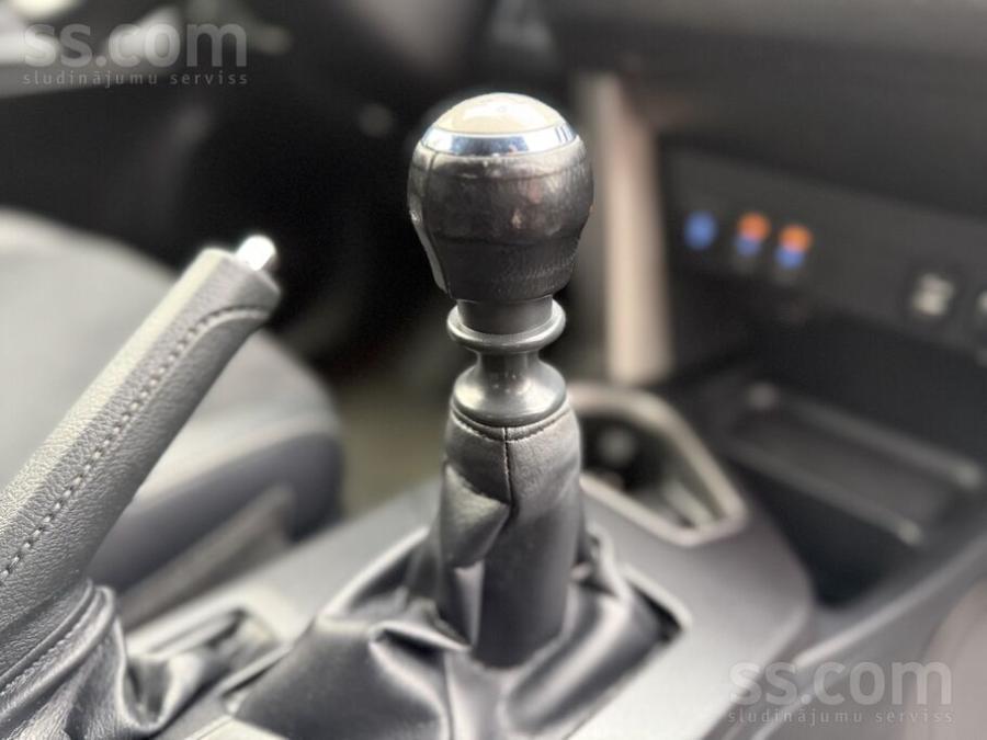 White Toyota RAV4 2016 in Riga, with an engine capacity of 2.00 L and mileage of 0 thousand km for 11690 €, photo 26 on AUTOMOTO.COM.LV