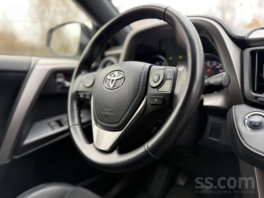 White Toyota RAV4 2016 in Riga, with an engine capacity of 2.00 L and mileage of 0 thousand km for 11690 €, photo 27 on AUTOMOTO.COM.LV