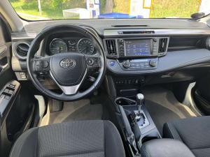 White Toyota RAV4 2016 in Kaunas, with an engine capacity of 2.49 L and mileage of 192 thousand km for 16950 €, photo 12 on AUTOMOTO.COM.LV
