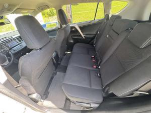 White Toyota RAV4 2016 in Kaunas, with an engine capacity of 2.49 L and mileage of 192 thousand km for 16950 €, photo 14 on AUTOMOTO.COM.LV