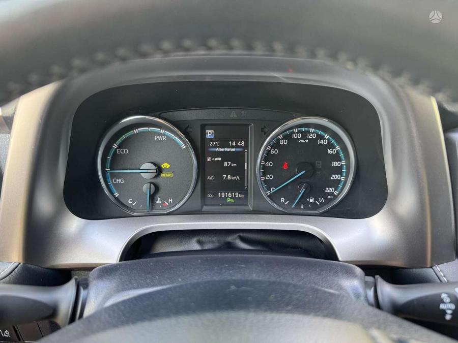 White Toyota RAV4 2016 in Kaunas, with an engine capacity of 2.49 L and mileage of 192 thousand km for 16950 €, photo 17 on AUTOMOTO.COM.LV