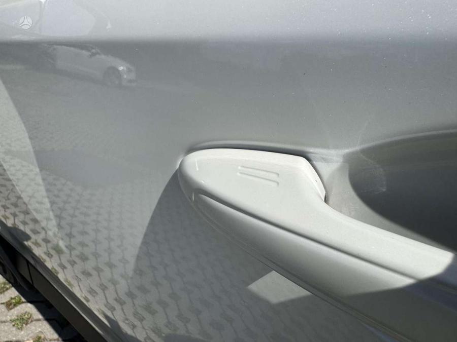 White Toyota RAV4 2016 in Kaunas, with an engine capacity of 2.49 L and mileage of 192 thousand km for 16950 €, photo 23 on AUTOMOTO.COM.LV