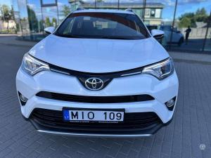 White Toyota RAV4 2016 in Utena, with an engine capacity of 0.00 L and mileage of 240 thousand km for 10950 €, photo  on AUTOMOTO.COM.LV