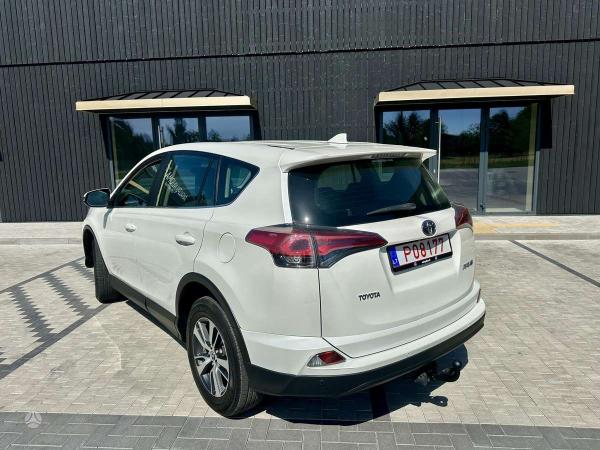 Balts Toyota RAV4 2016 Šauļi, ar dzinēja tilpumu 2.00 L un nobraukumu 191 tūkst. km par 11950 €, foto 6 vietnē AUTOMOTO.COM.LV