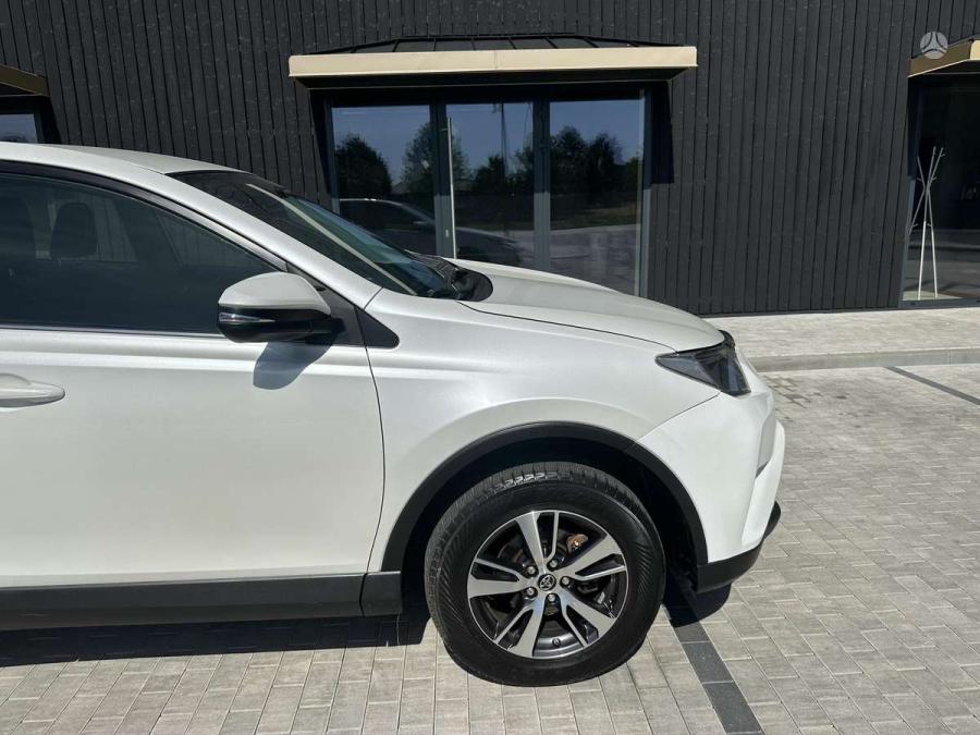 Balts Toyota RAV4 2016 Šauļi, ar dzinēja tilpumu 2.00 L un nobraukumu 191 tūkst. km par 11950 €, foto 12 vietnē AUTOMOTO.COM.LV